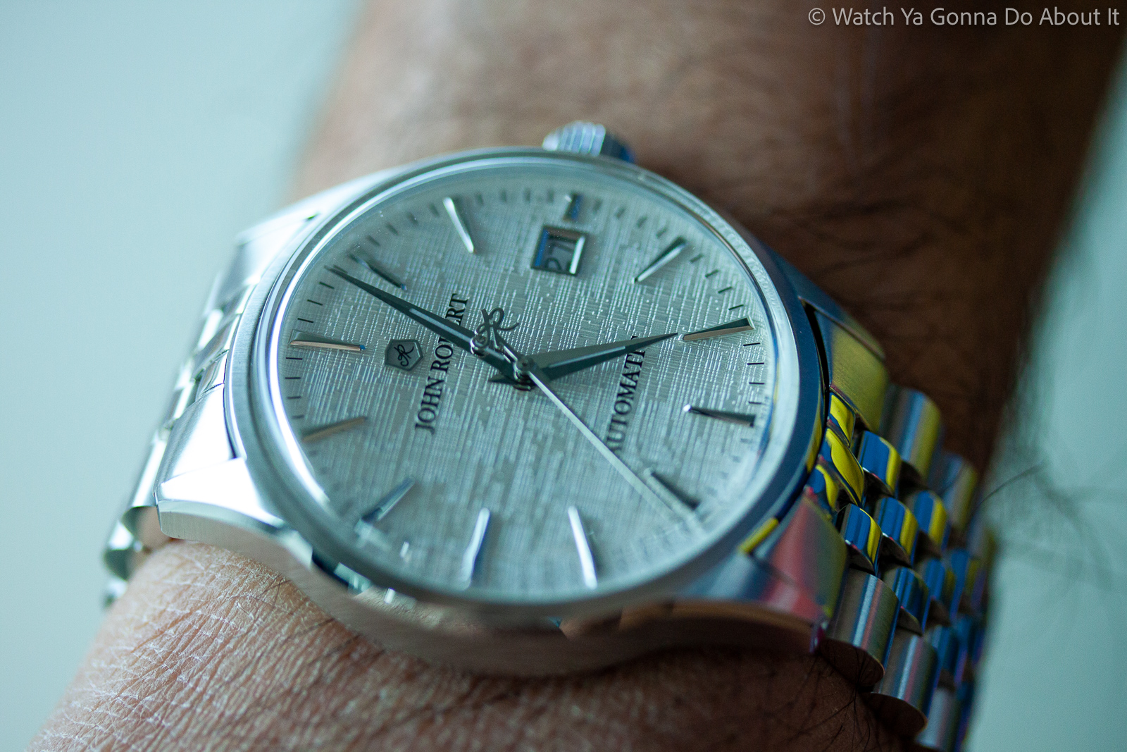 A Timeless Linen Affair - The New John Robert Archetype | WYGDAI